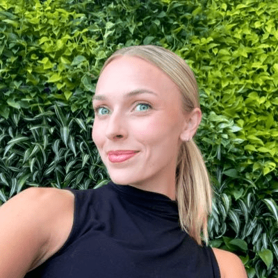 Amanda Morgan Biography, Age, Family, Height, Marriage, Children ...